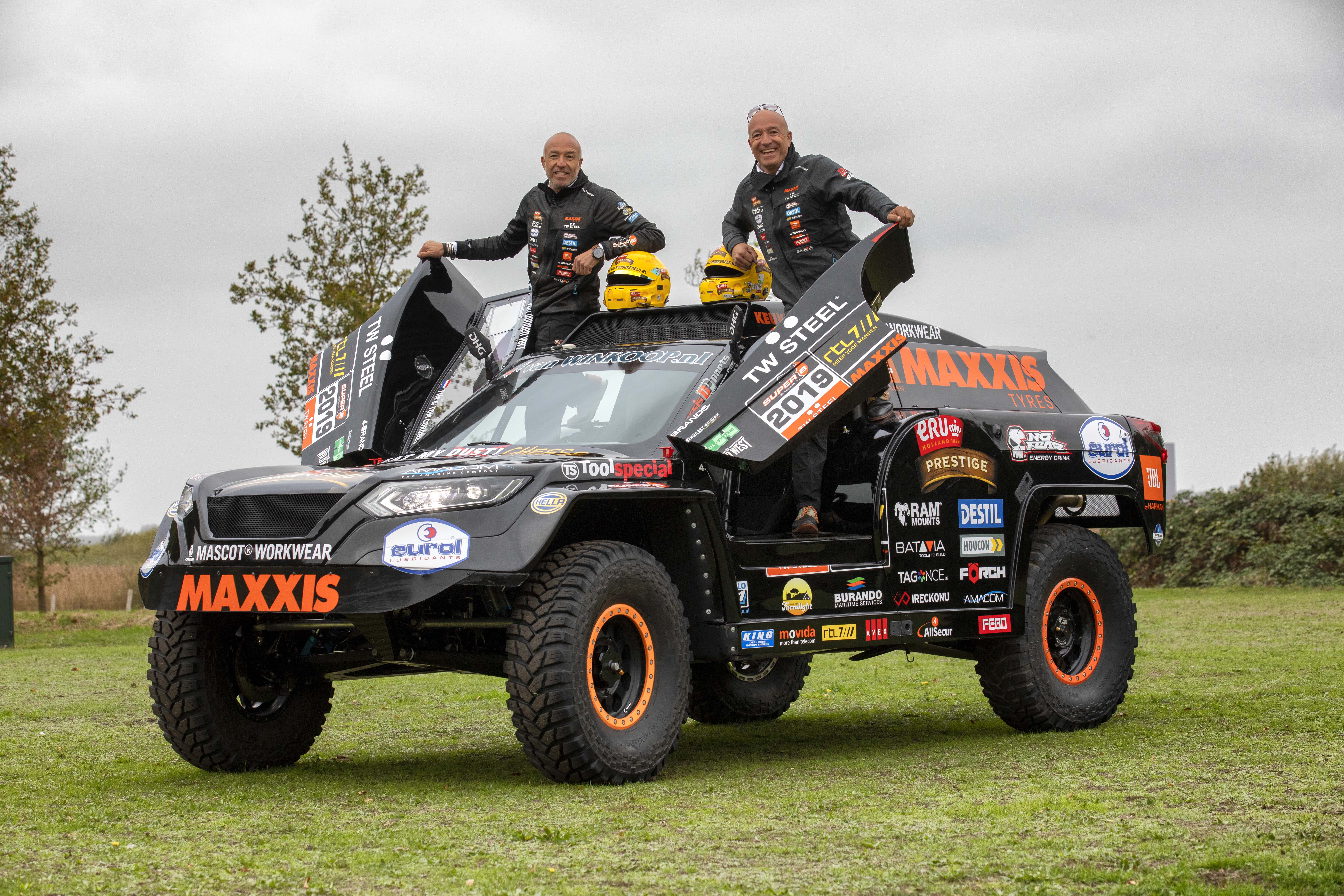 Tim en Tom Coronel willen met de Beast Part Two knallen in de Dakar ...