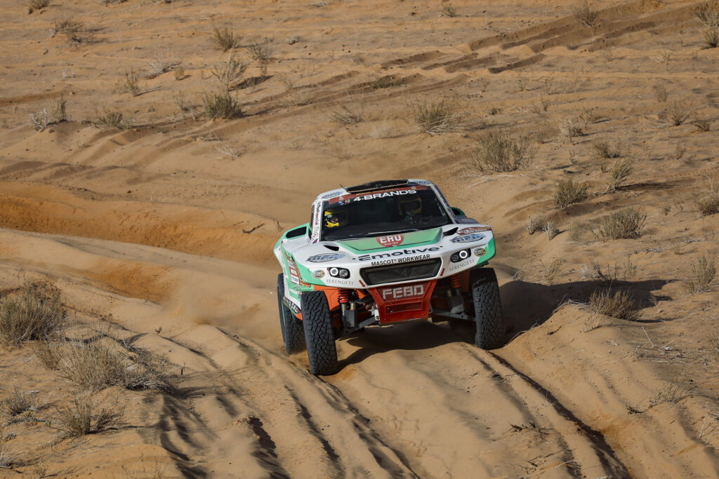 Tim and Tom enjoy a classic “Coronel day” on the way to Hail | Coronel ...